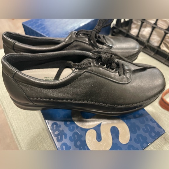 SAS | Shoes | Sas Traveler Black Leather Womens 85m Brand New In Box ...
